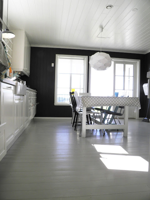 VINTAGE STYLE: Sort /hvitt/grått