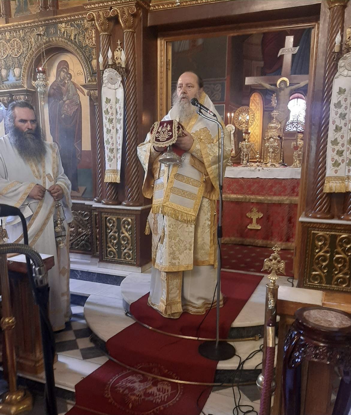 Θεοφιλέστατος Επίσκοπος Κερνίτσης κ. ΧΡΥΣΑΝΘΟΣ: Ο ΕΠΙΣΚΟΠΟΣ ΚΕΡΝΙΤΣΗΣ ...