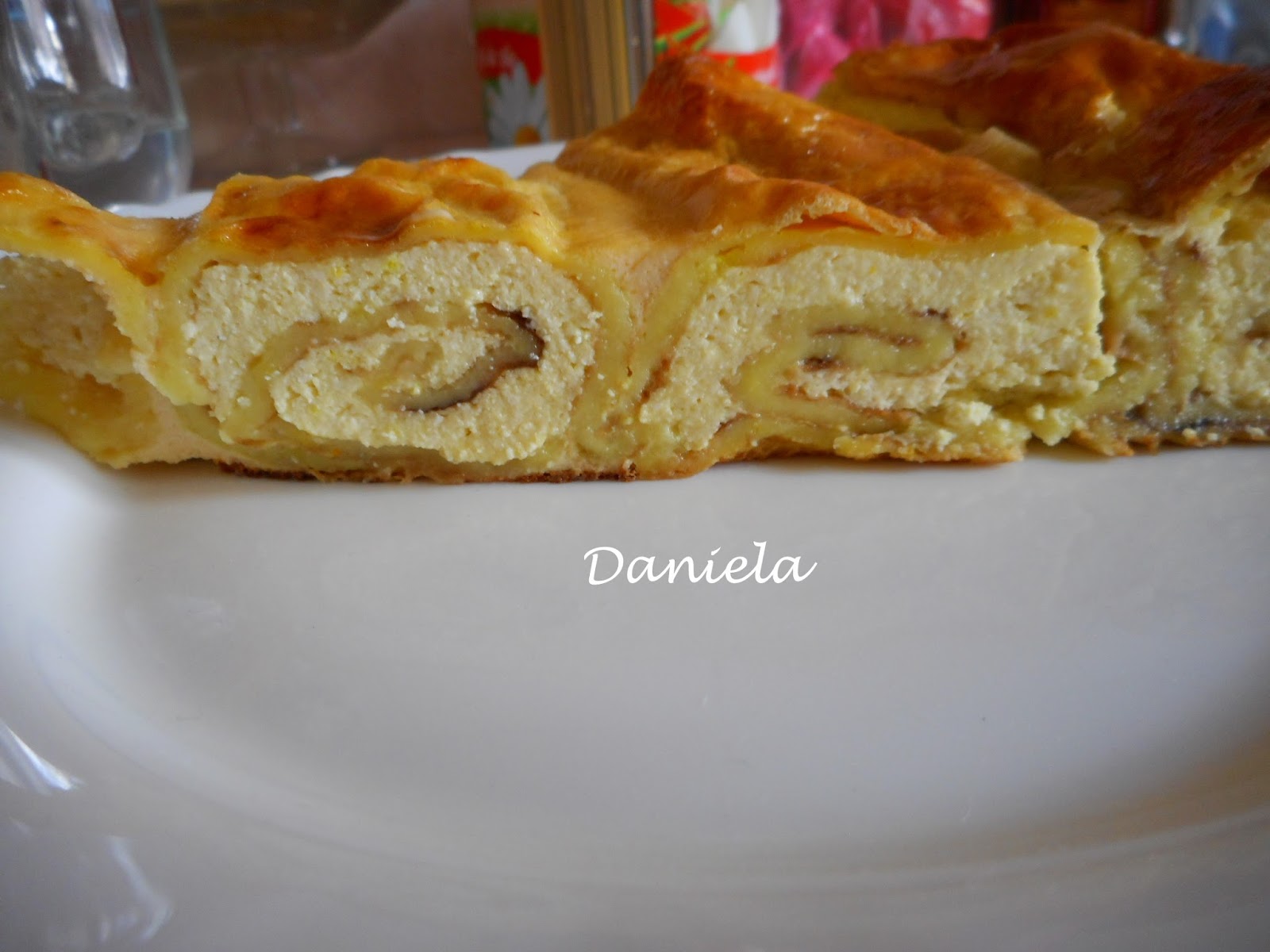 Daniela, bucatarie moldo-ardeleneasca: Clatite dulci cu urda si branza ...
