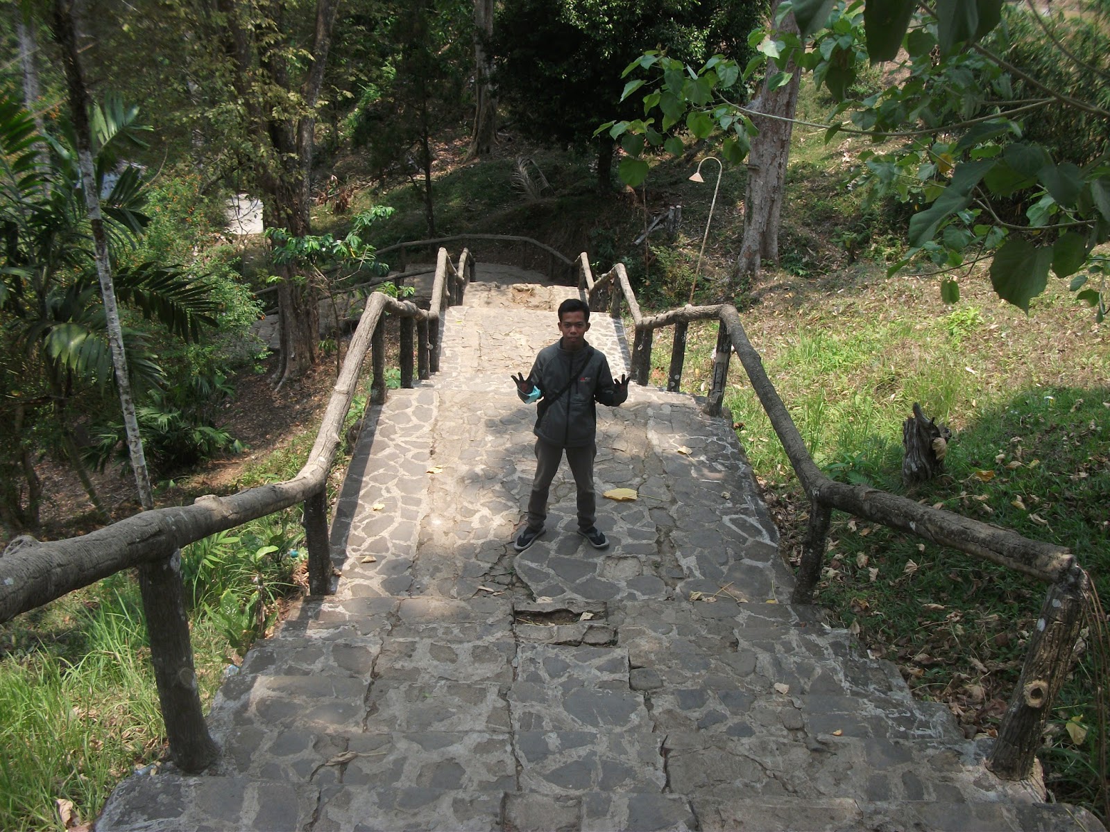 Andelet: Air Terjun Way Lalaan