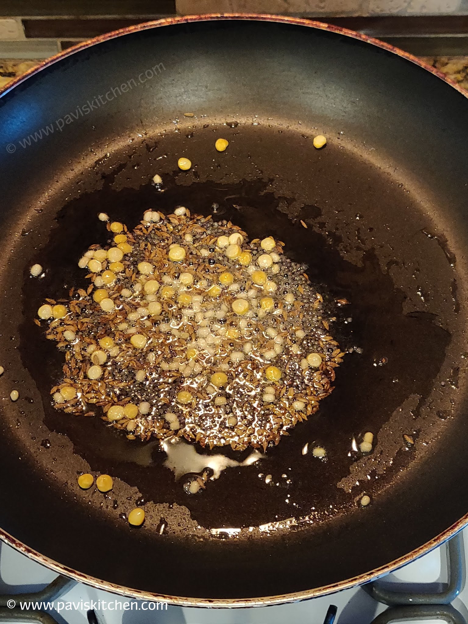 mullangi poriyal recipe | radish poriyal | mullangi curry | radish palya