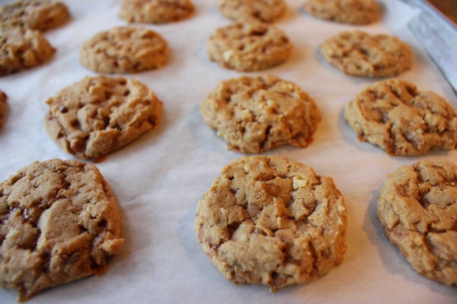 Sisters Luv 2 Cook: Brown Sugar Skor Toffee Cookies