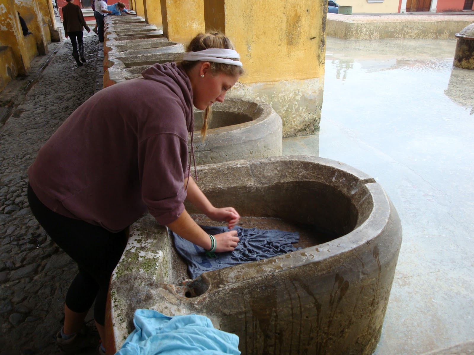 BA Guatemala Trip 2012: Washing Clothes in the Community Pila