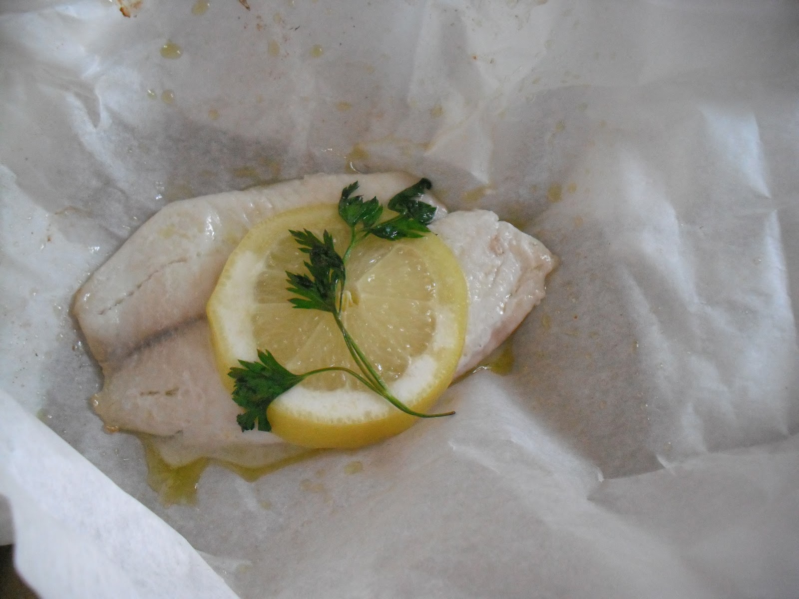 La Buona Cucina: Pesce al Cartoccio (Fish Fillets Cooked in Parchment)