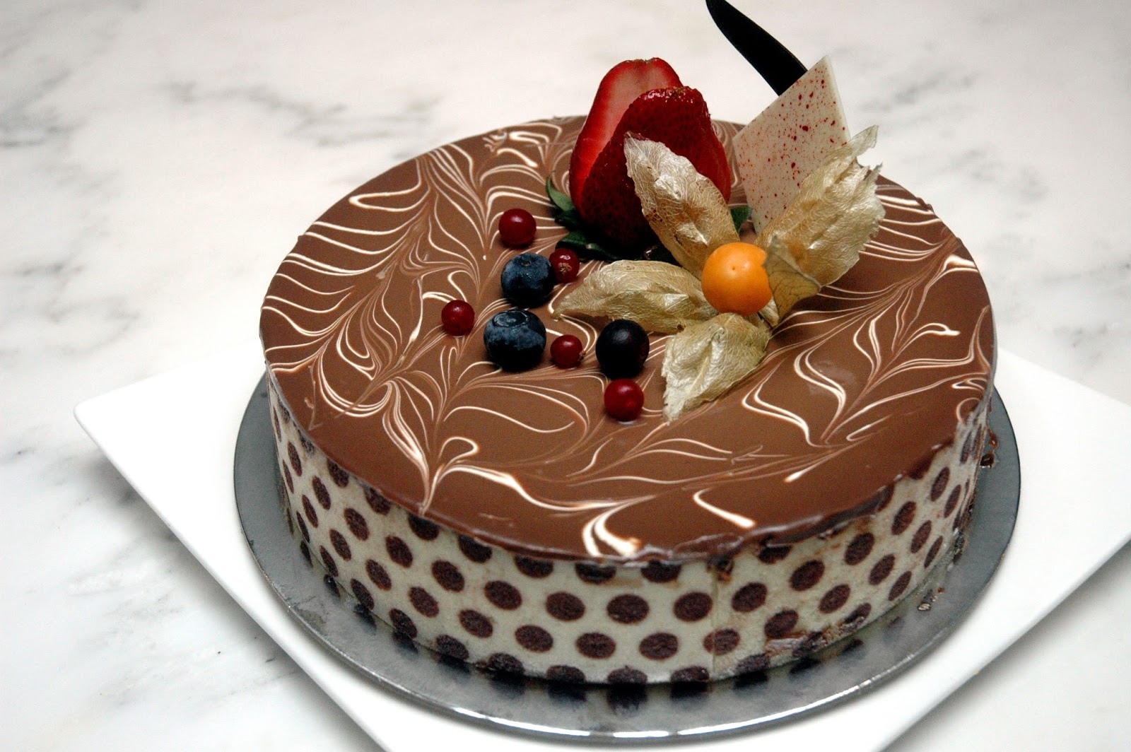 DUDE FOR FOOD: Indulge. At Cafe Maxims...