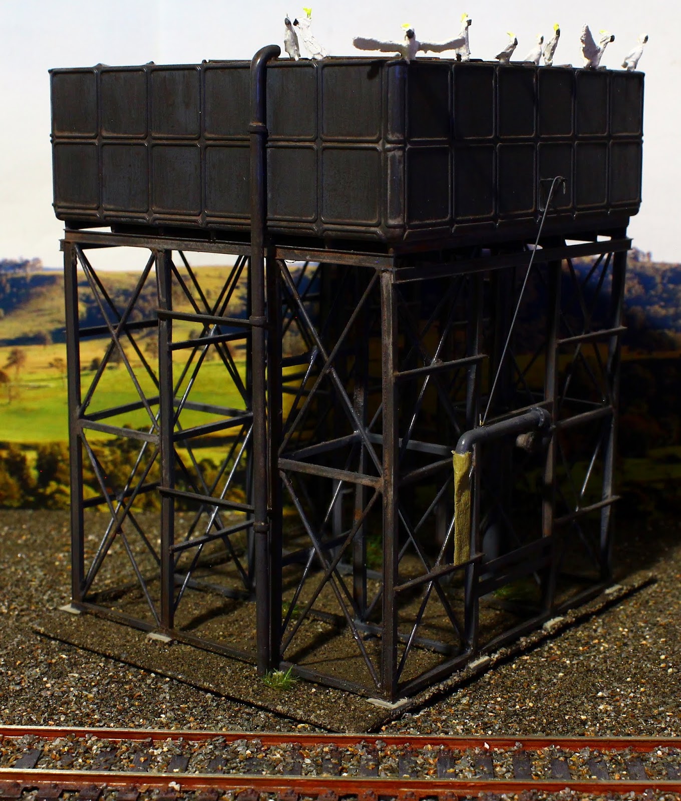 rusted2therails: HO scale 40,000 gallon NSWGR water tank