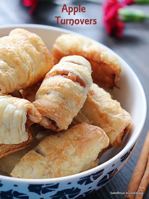 Sandhiya's Cookbook: Mini Apple Turnovers with Puff Pastry | Bite Size ...
