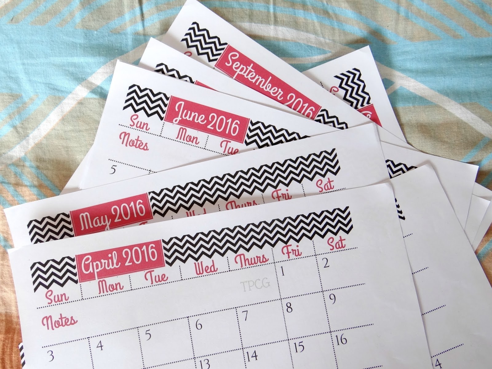 Simple DIY Wall Calendar - The Pretty City Girl