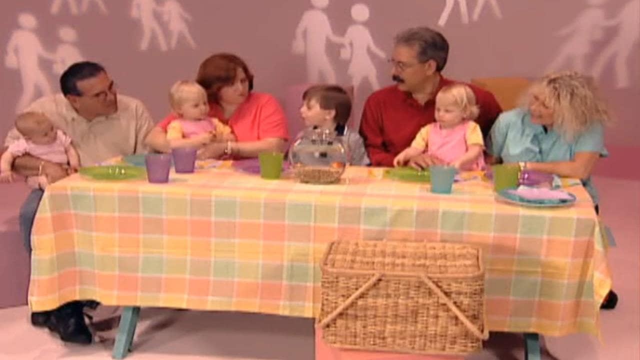 Watch Elmo's World Families