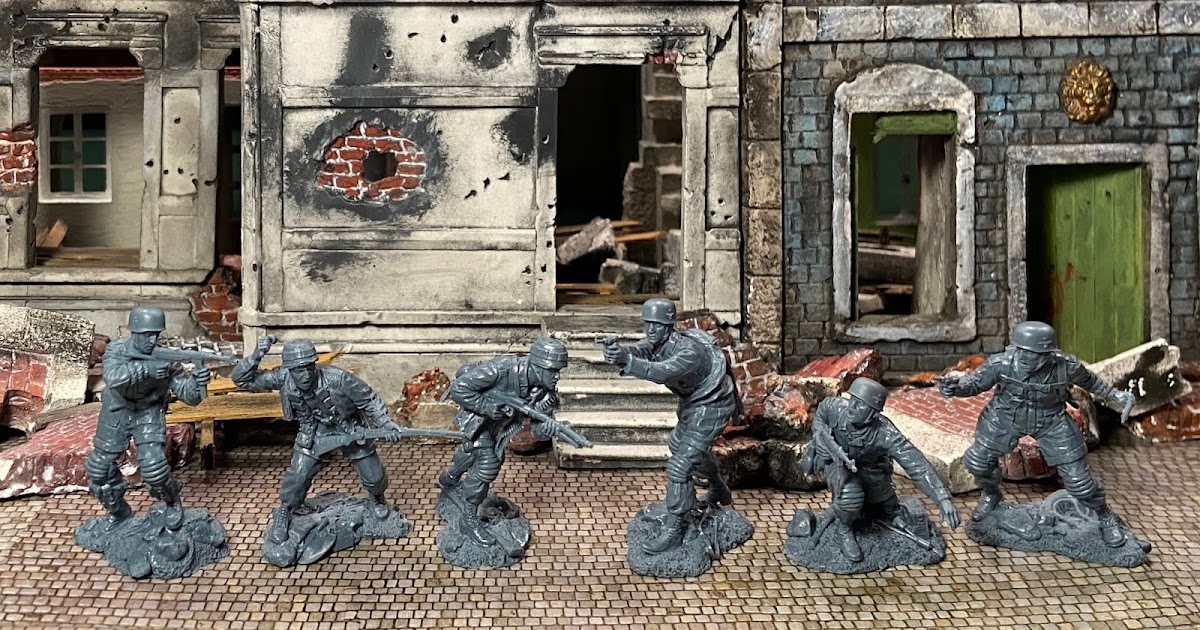 WWII Plastic Toy Soldiers: Plastic Platoon - Toy Soldiers