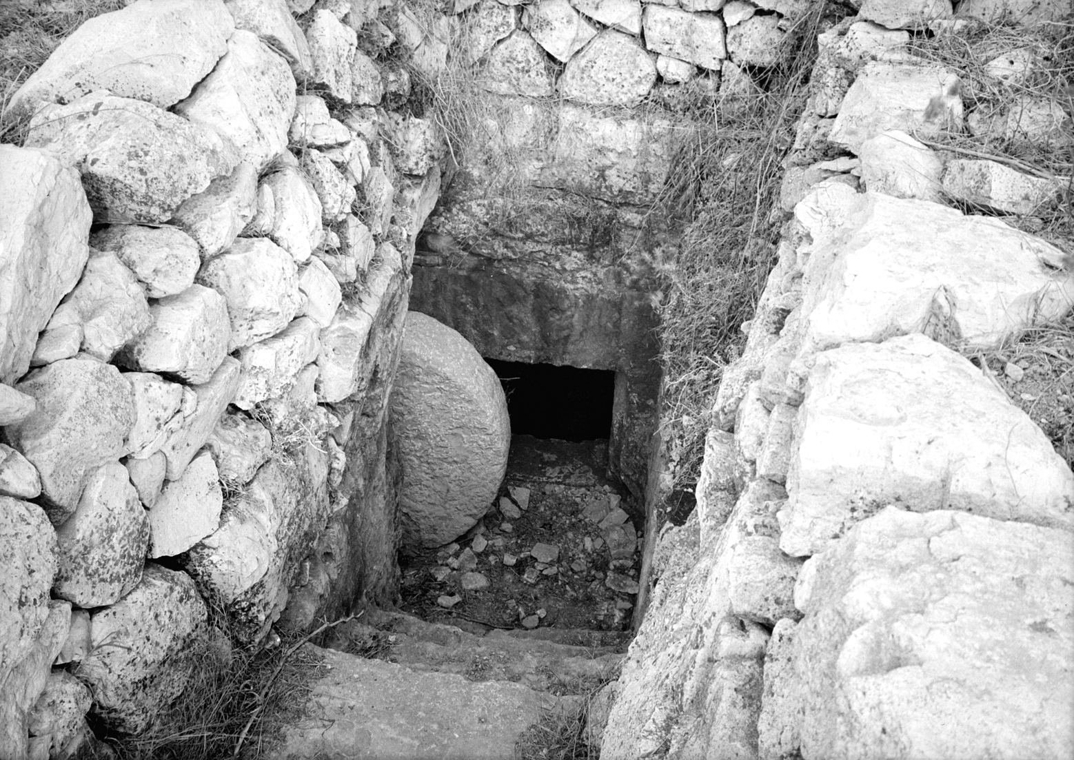 Resurrection of Jesus Roll away the stone Clip Art Public Domain Clip ...