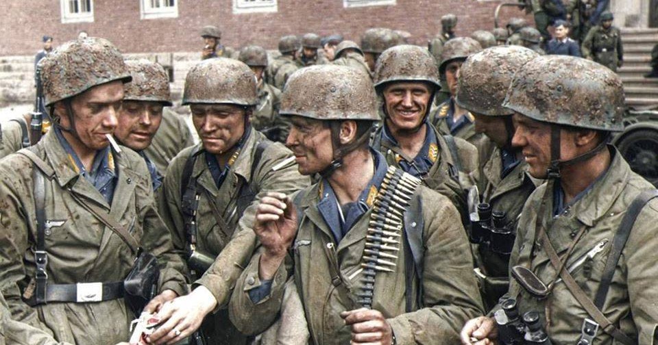 NAZI JERMAN: Foto Berwarna hasil Pewarnaan