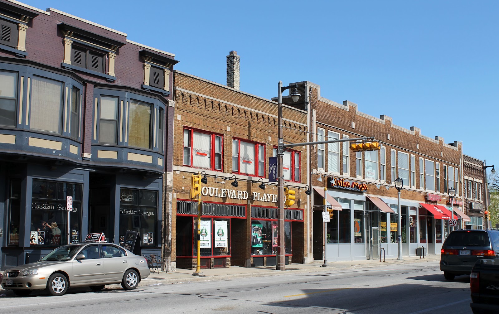 Midwestern City Girl: Photowalk #1: Bay View Milwaukee