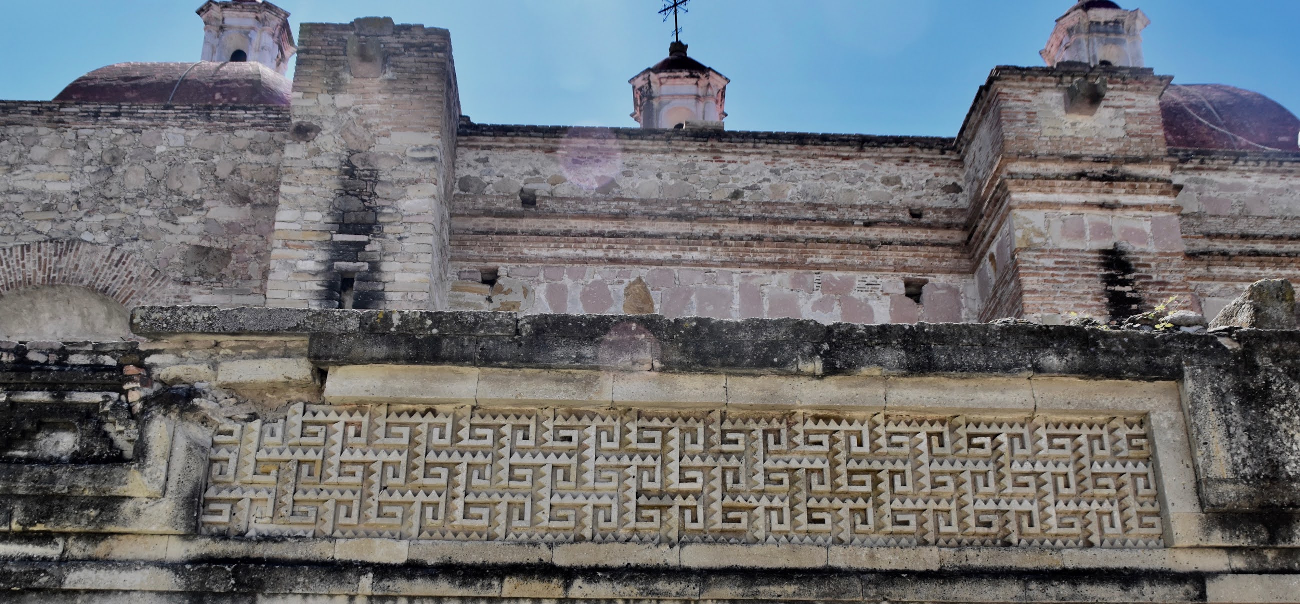 MITLA IS THE PALACE OF THE ELLENES IN MEXICO