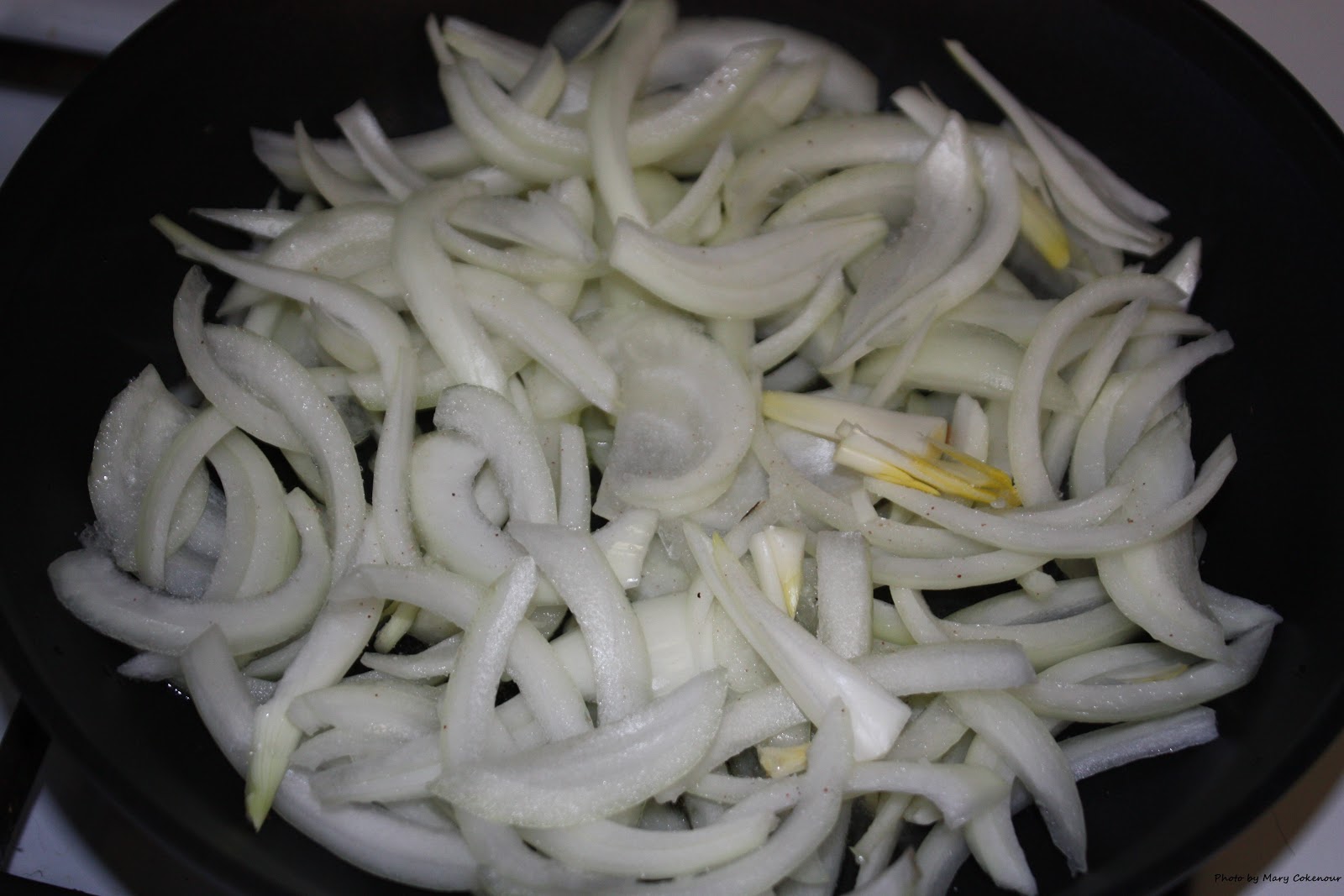 Food Adventures of a Comfort Cook: How to Caramelize Onions.