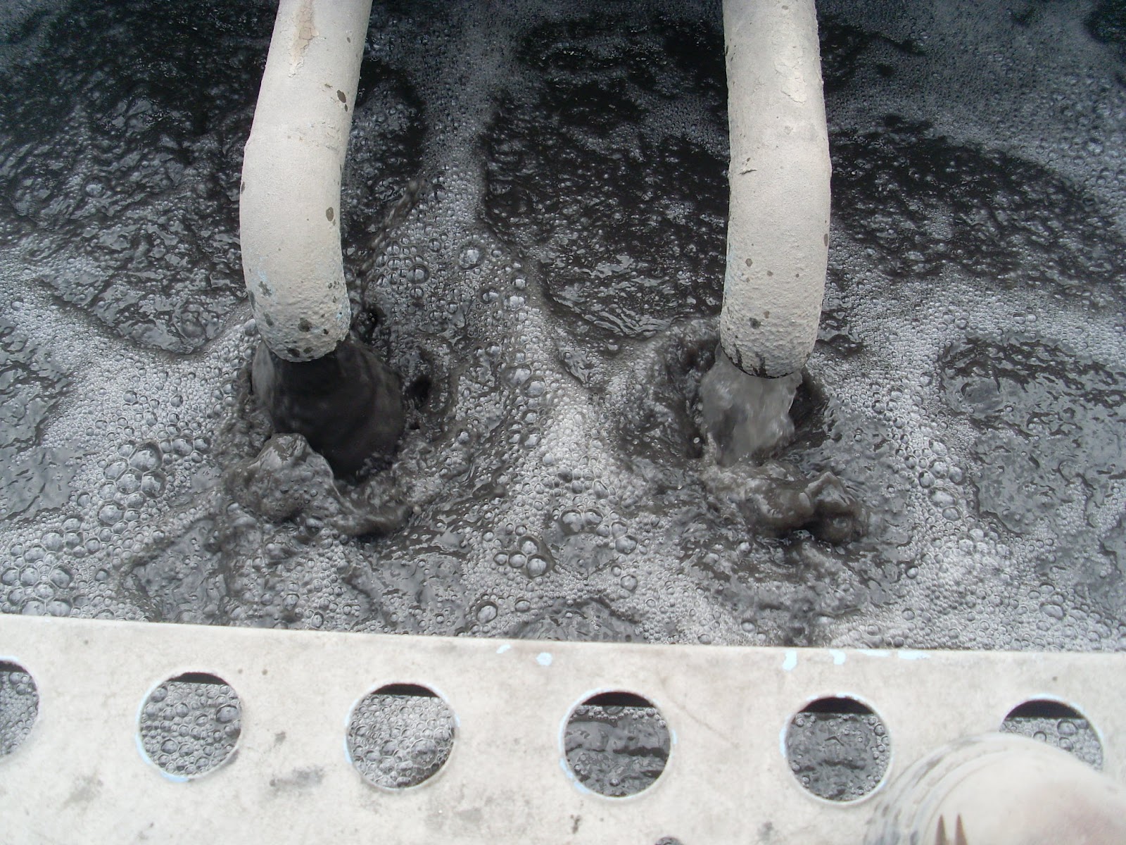 Engineering Honduras: DESCRIPCION BASICA DE UNA " AIRLIFT PUMP