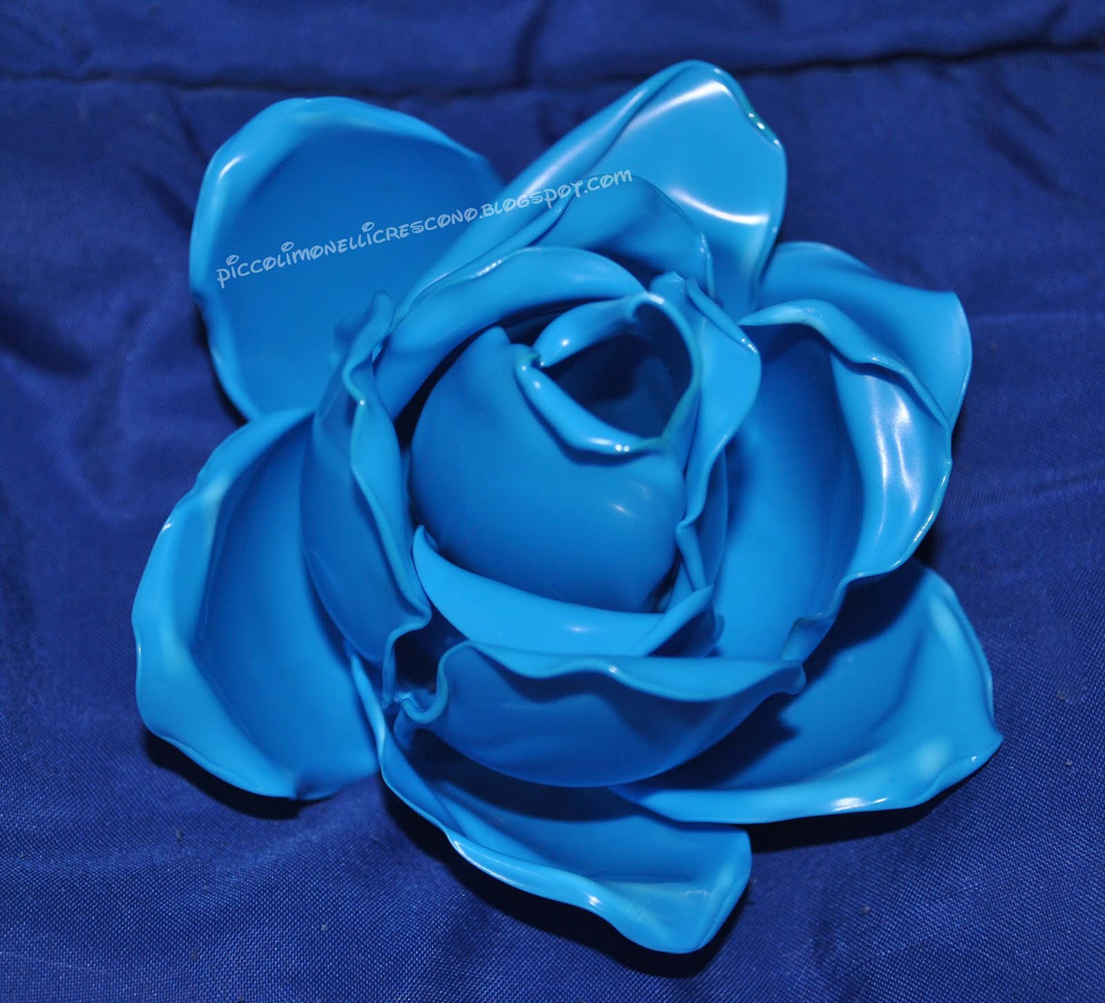 PiccoliMonelliCrescono: Rose di plastica