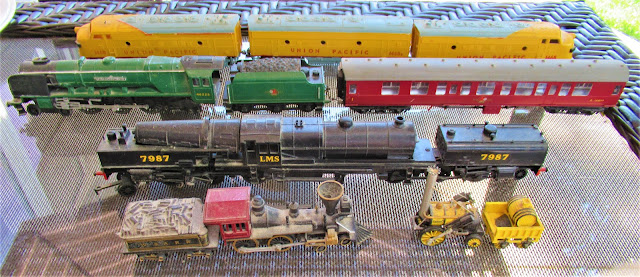 Trackside Treasure: Refurbishing Strombecker and Plastic Model Trains