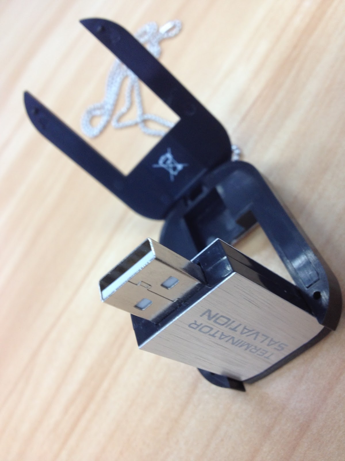 Hipster Closet: Terminator Salvation military Dog Tag style flash drive ...