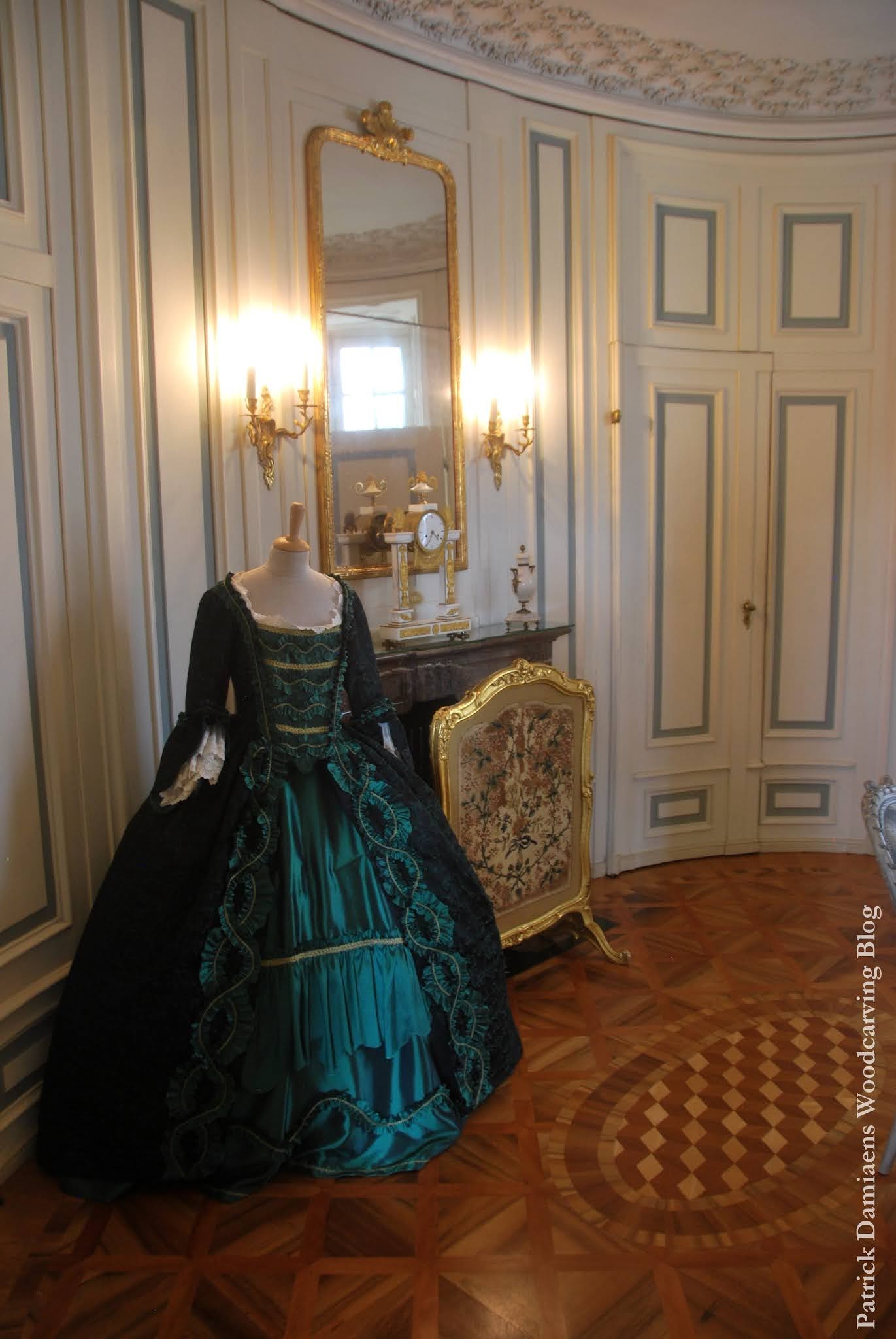 ORNAMENTAL WOODCARVER Patrick Damiaens: SCHLOSS BENRATH | Castle in ...