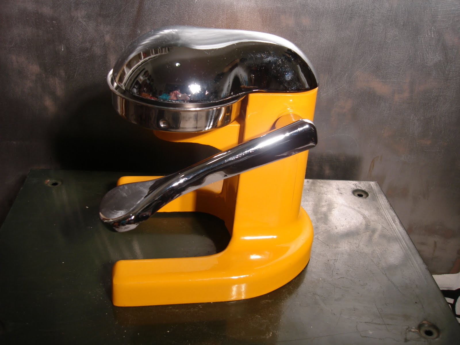 VINTAGE TREASURES AND MORE: VINTAGE CITRUS JUICER