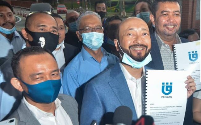 Parti Pejuang Tanah Air (Pejuang) hari ini mengemukakan permohonan ...