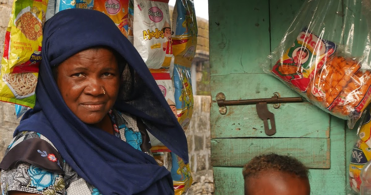 Adrian Yekkes: Jambur - An African Village In India