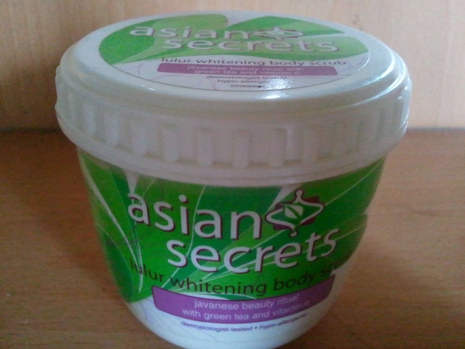 Fabstuff: Asian Secrets: Lulur whitening body scrub Review