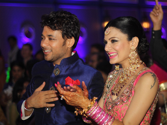 WORLD OF CRISIS: Shaadi.com CEO Anupam Mittal and model Anchal Kumar ...