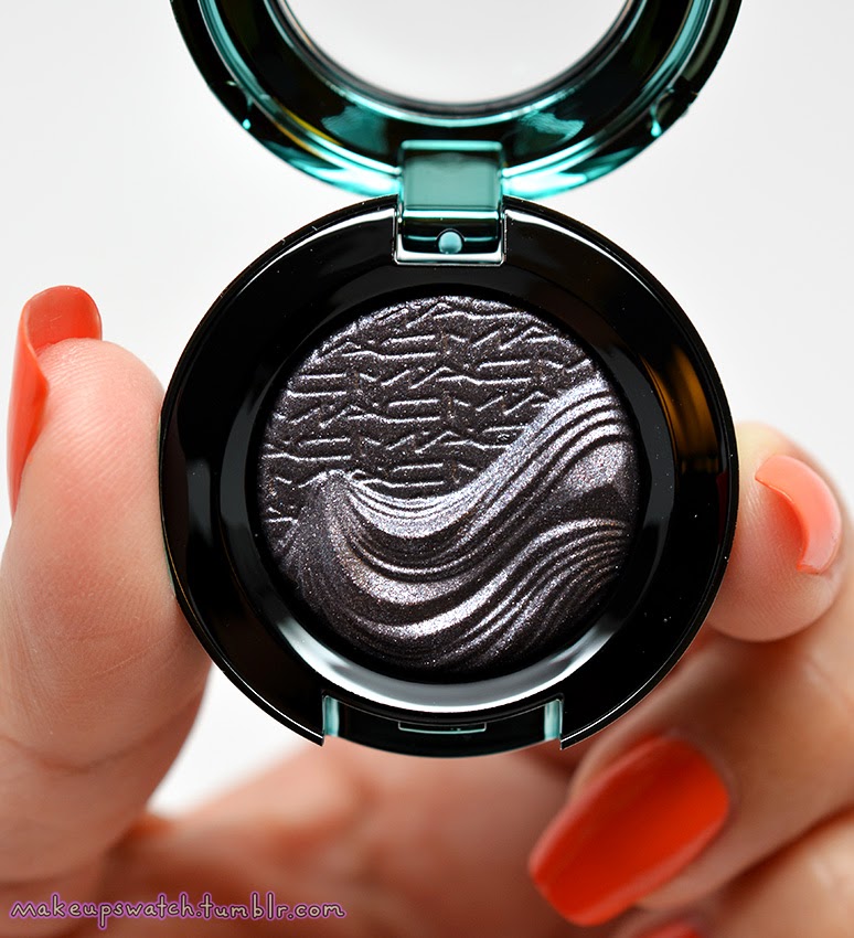 makeup: MAC Lorelei and Fathoms Deep Extra Dimension Eye Shadow