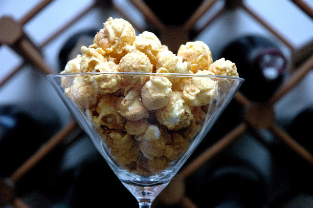 DUDE FOR FOOD: Dee's Gourmet Popcorn: Not Your Usual Popcorn.