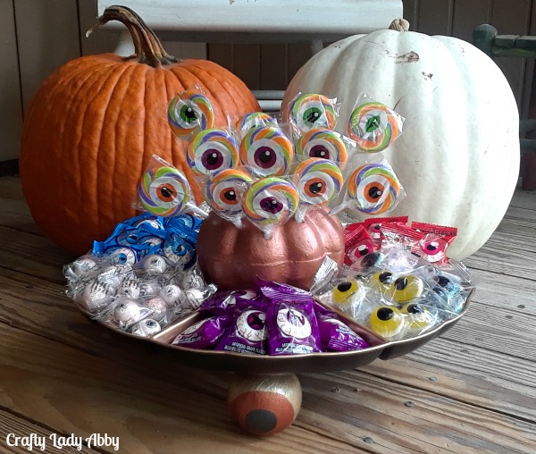 HALLOWEEN DIY: Eye See You Candy Tray