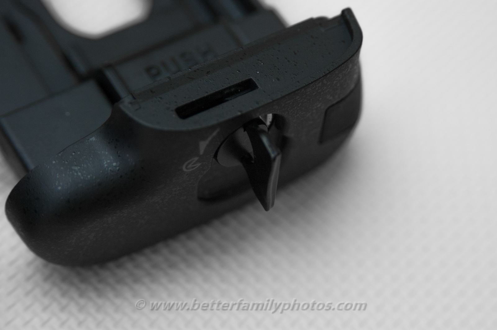 Better Family Photos: Cheap Battery Grip for Nikon D600 - First Impressions
