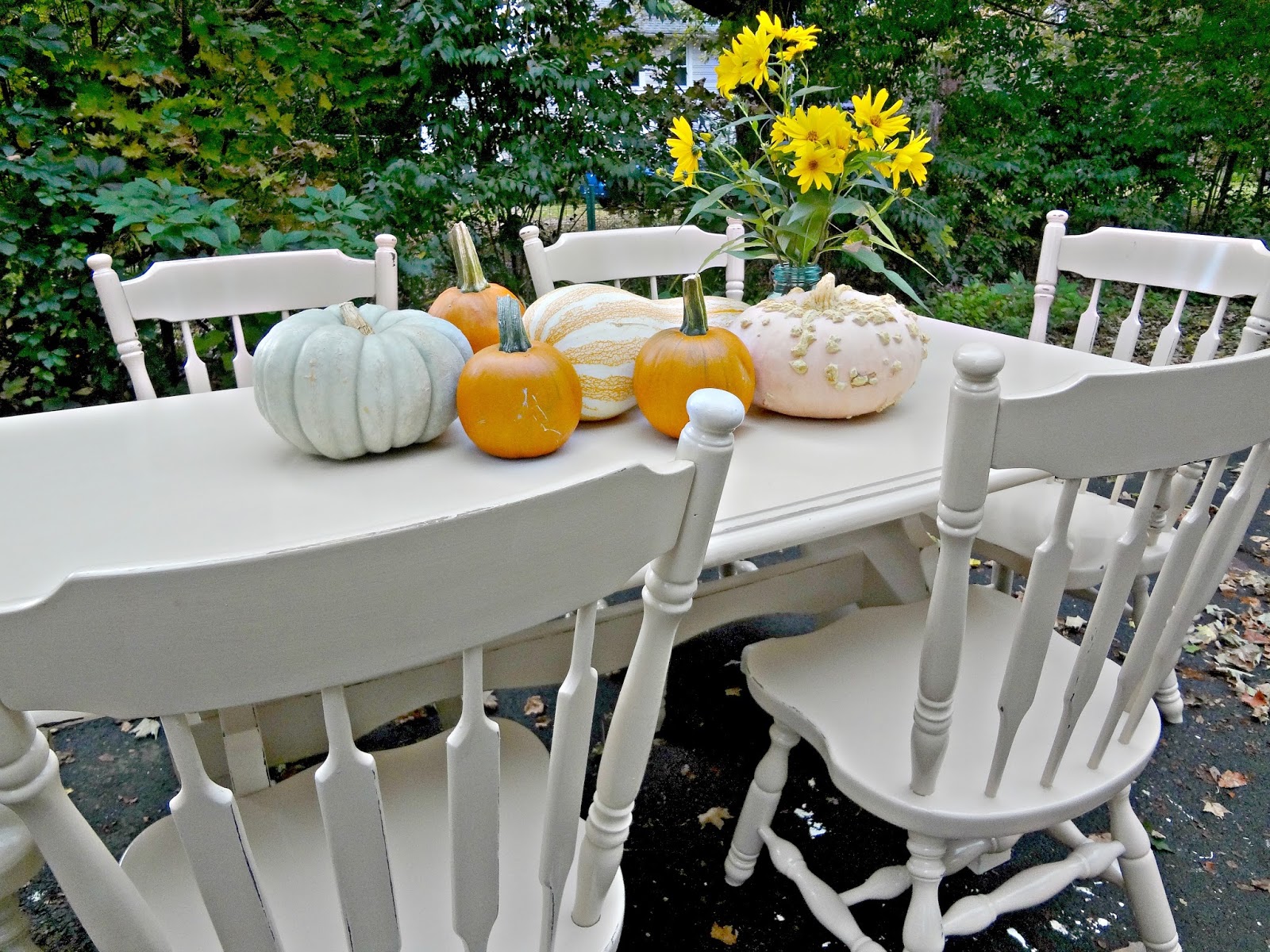 Heir and Space: A Painted Cottage Dining Set