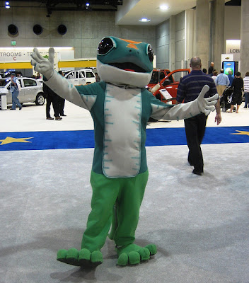 Martin the Gecko - Mascot of GEICO | Animal Mascot and Costumes