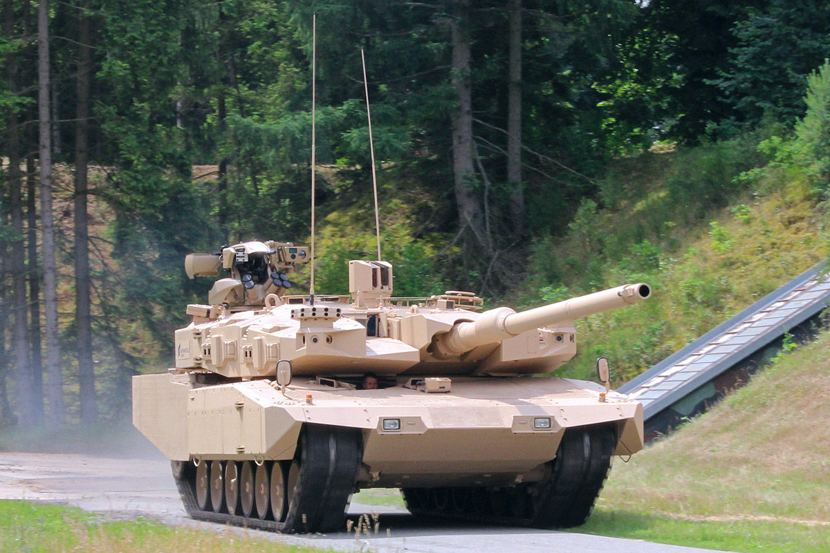 PHOTOS: INSIDE LEOPARD REVOLUTION - GERMANY’S MOST MODERN TANK ...