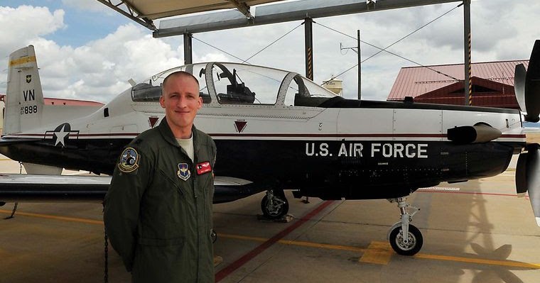 Kathryn's Report: ‘Then it seized up and died’: Vance pilot describes ...