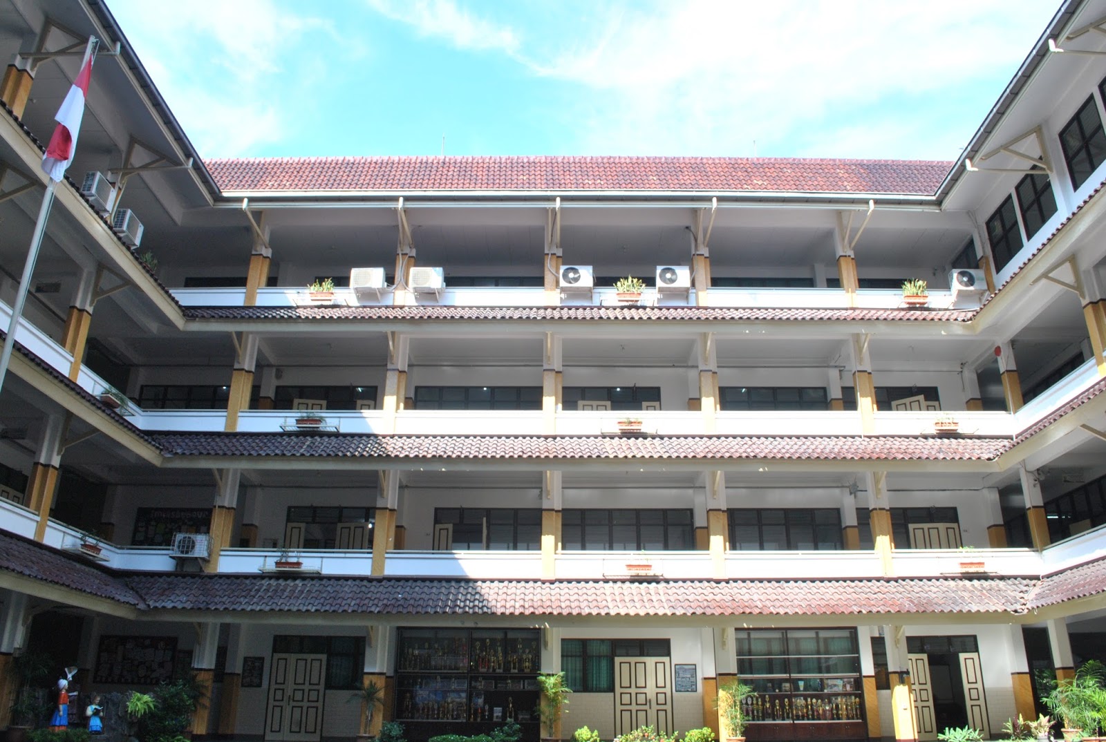 Foto SMP Marsudirini ~ YMCB