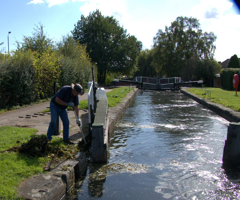 FreeSpirit : Delay at Sawley Lock