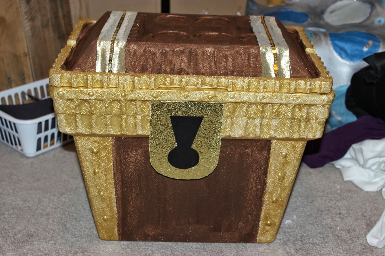 Tesslyn's: Treasure Chest DIY