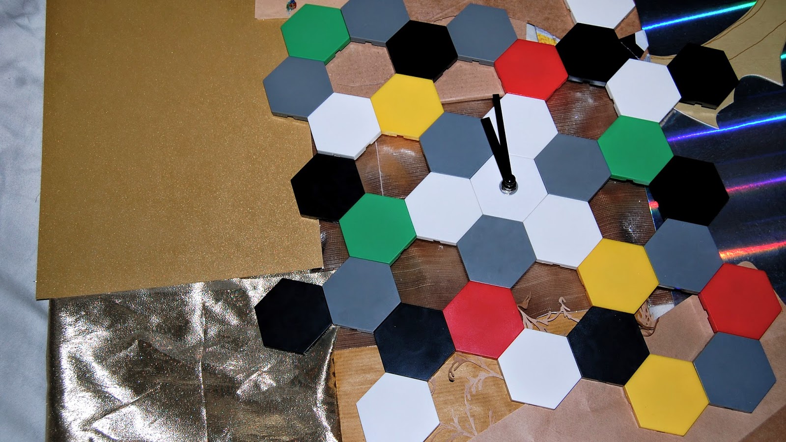 Frondulous: Hexagon Clock