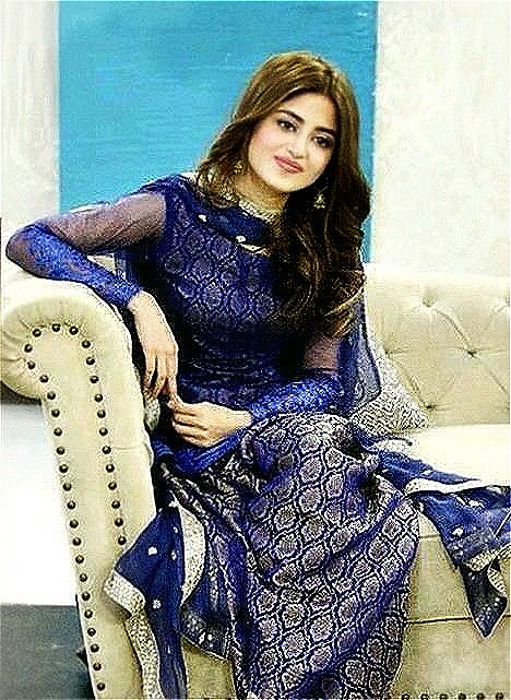 Trendy Suits Ideas For Jaggo / How To Choose Unique Punjabi Suit For ...