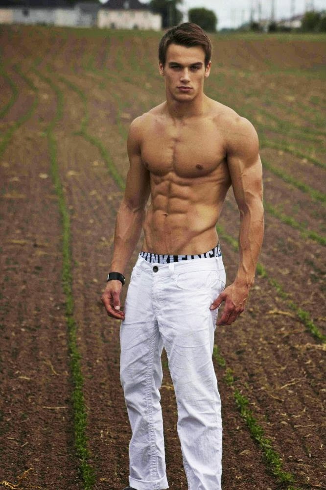 Daily Bodybuilding Motivation: SIX PACK ABS MALE MODEL MARC FITT