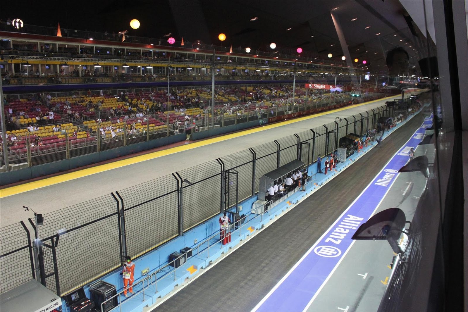 The World Through My Eyes: Let's go to the Singapore GP. (F1 Paddock Club)