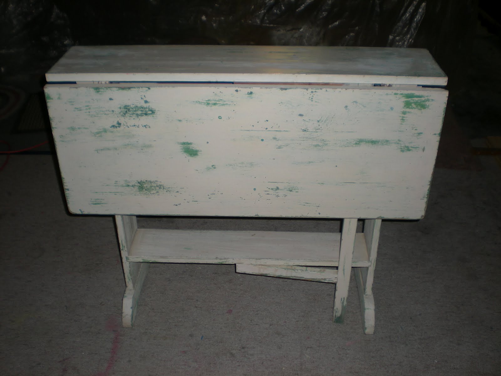 JenNY & AShlEY's ReDOs: Free Tri Fold Table