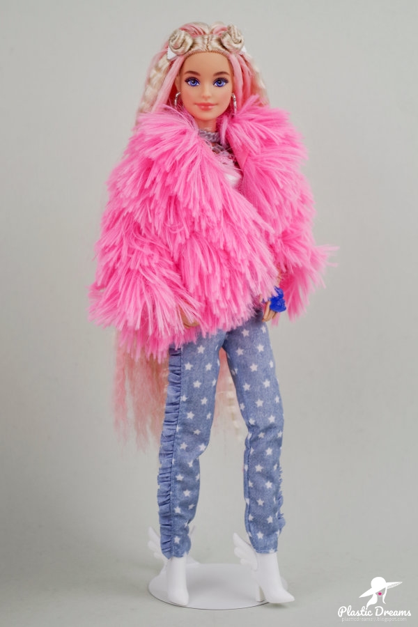 Plastic Dreams Dolls :: Barbie et miniatures: Barbie Extra Doll #3