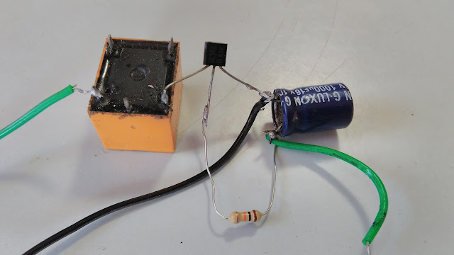 Relay OFF Time delay timer by using NPN Transistor and Capacitor