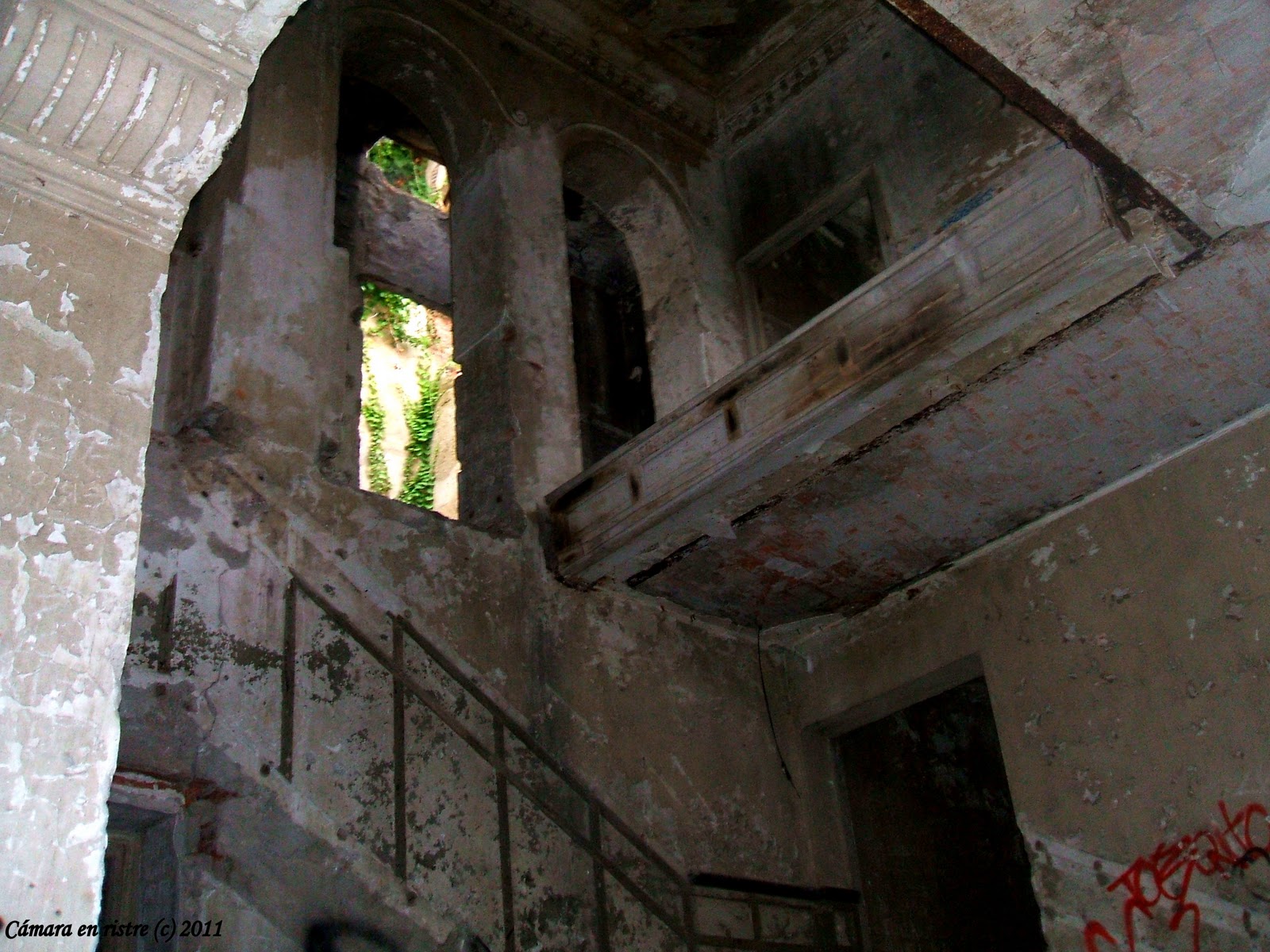 Cámara en ristre: Las ruinas de Bailly