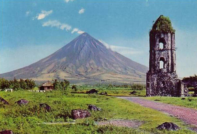 Mambulaoans WorldWide Buzz: Albay wants control on Mayon trekkers