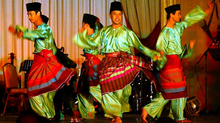 Keanekaragaman Nusantara: 3 Tarian Daerah Kalimantan Barat